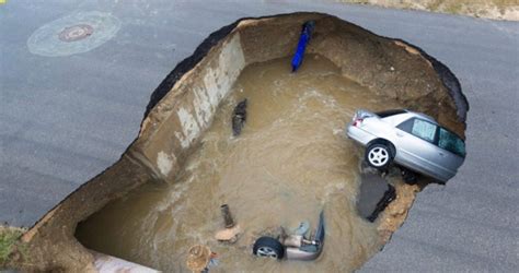 VIDEO Watch The Moment That Rome Monster Sinkhole Opens This Is Italy