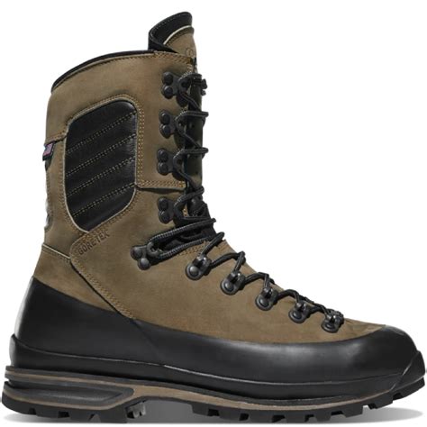 10 Rainy Season Work Boots To Keep You Dry In 2024