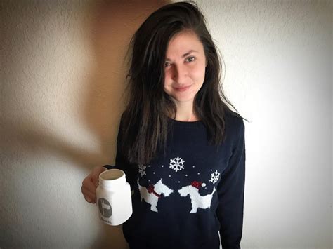 Polina Kazakova – Medium