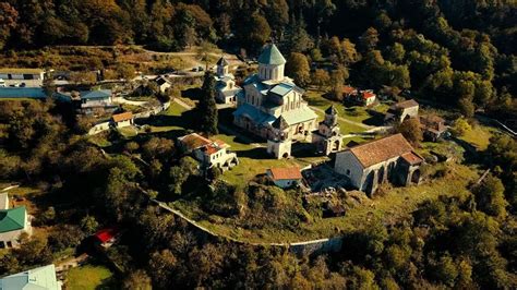 საქართველოს ღირსშესანიშნაობები გელათის უნიკალური კომპლექსი − ფოტო 13