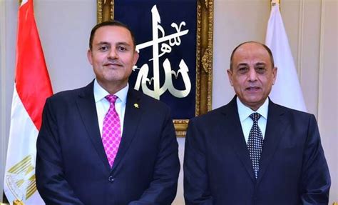 مصر وقطر تبحثان تعزيز آليات التعاون المشترك في مجال الطيران المدني