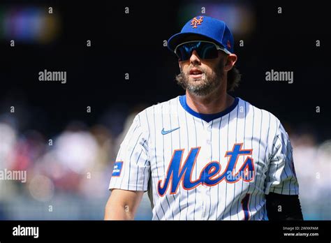 Mar 31 2024 New York City New York New York Mets Second Baseman Jeff Mcneil 1 Walking