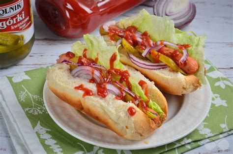 Хот дог с куриной сосиской и овощами простой и вкусный рецепт с фото