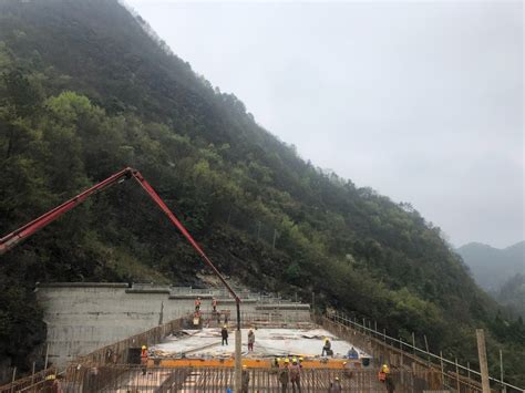 中铁三局桥隧公司贵南铁路3标河头中桥新增棚洞 成功封顶腾讯新闻