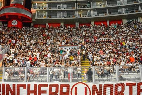 Universitario Vs Barcelona Sc Hinchas ‘cremas Hacen Tendencia