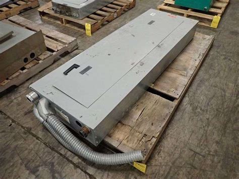 Siemens Panelboard With Circuit Breakers Yellow Tag Auctions