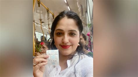 Karnataka सरकारी बस में फ्री में सफर कर फंसी कांग्रेस नेता लोगों ने
