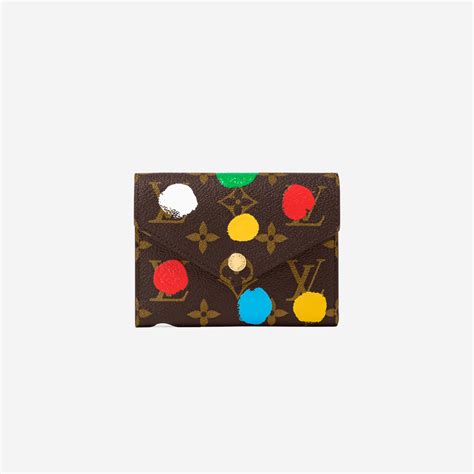 루이비통 X 야요이 쿠사마 빅토린 월렛 닷 프린트 모노그램 Louis Vuitton Kream