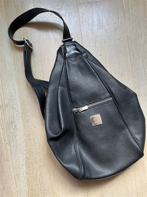 Vintage Guess Shoulder Purse Gem