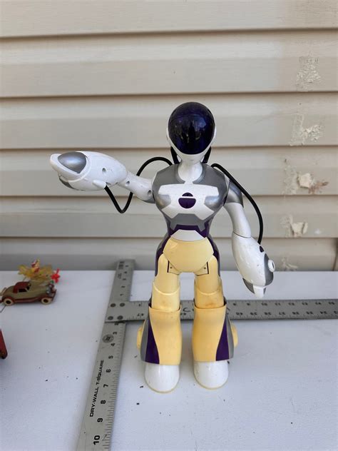 Vintage Femisapien Robot By Wow Wee Interactive Sounds And Gestures