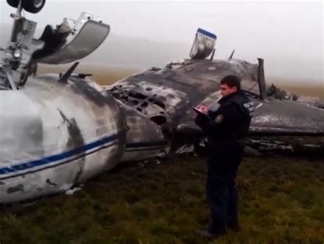 PRIMELE IMAGINI cu avionul prăbuşit în care şi a pierdut viaţa unul dintre cei mai puternici