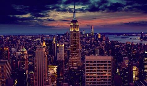 New York Skyline Sunset 2022