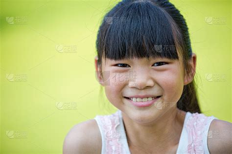 快乐的中国小女孩