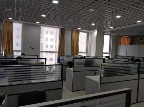 Pvc 창 문 기계 생산 라인 가격고품질 알루미늄 창 문 기계 생산 라인 공장