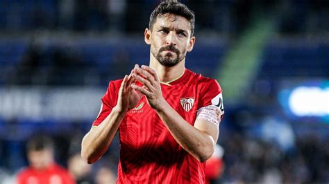 RENOVACIÓN NAVAS Jesús Navas da marcha atrás y renueva con el Sevilla