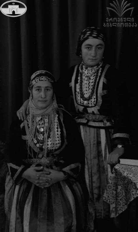 თელავში მცხოვრები ეზიდი ქალები ბლოგერი კახეთიდან