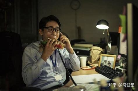 你熬的不是夜，熬的是命，每一次熬夜都是在透支身体，往后早点睡 知乎