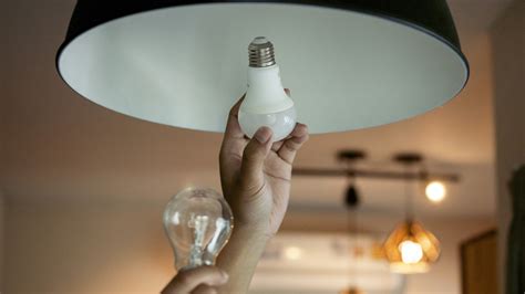 Can You Use A Dimmable Light Bulb In A Non Dimmable Socket