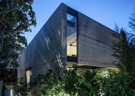 Pitsou Kedem Creates Modernist Inspired Home In Tel Aviv