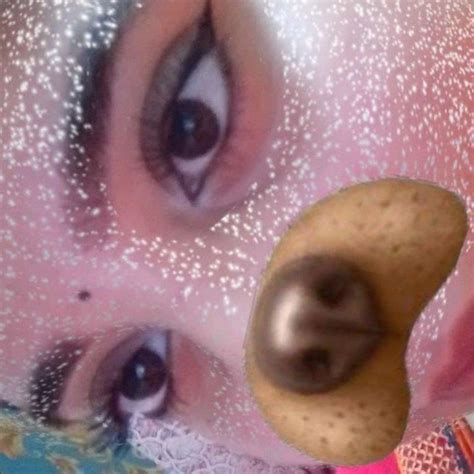 Aditi Aditi Dawadi เรื่องราว Snapchat ตลอดจน Spotlight และเลนส์