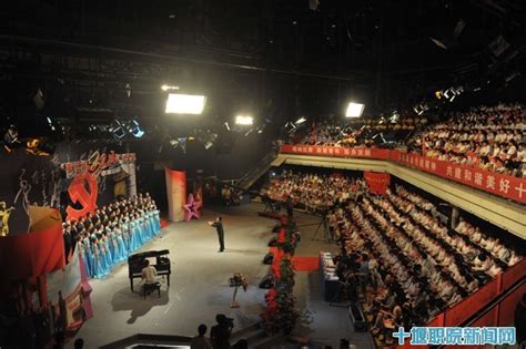 我院合唱队参加全市歌咏比赛获优秀奖 湖北工业职业技术学院 团委