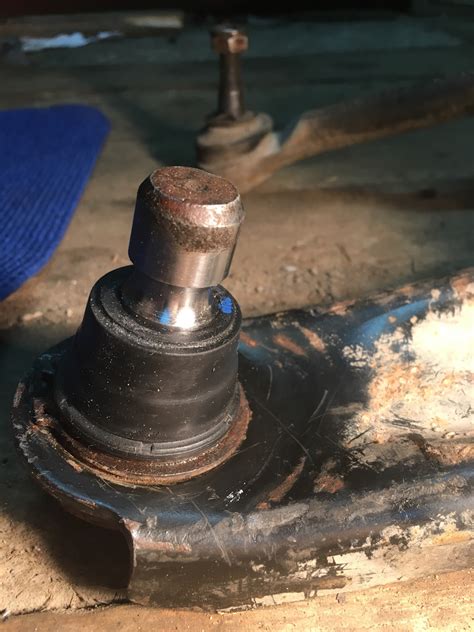 Пыльник шаровой опоры — Nissan Qashqai (1G), 2 л, 2012 года | своими ...