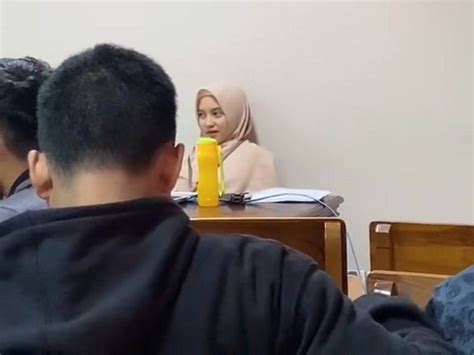 Viral Dosen Muda Cantik Bikin Betah Mahasiswa di Kampus Magelang: Tak Ada yang Mau Titip Absen ...
