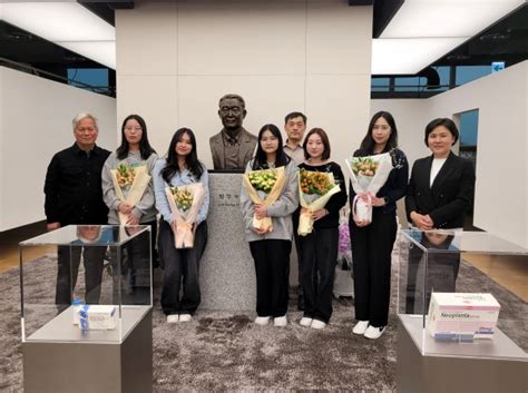 소식 한미약품 그룹 창업주 임성기 기념관 ‘가현 세계시민포럼 펠로우쉽 꿈나무 장학생에게 장학증서 수여 교육갤러리