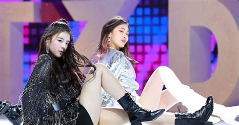 E포토 Itzy 리아 섹시한 눈빛