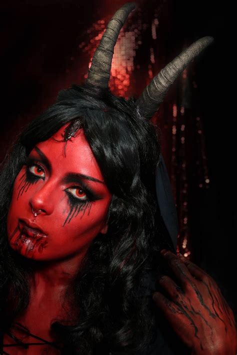 Succubus Maquiagem Para O Dia Das Bruxas Maquiagem Demoníaca