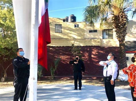 Izan El Lábaro Patrio Por El Día De La Bandera Meganoticias