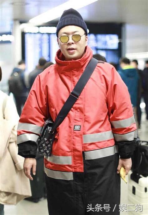 杜海濤一身黑白紅，實像電視劇中「黑幫老大」！香蕉打卡並未消瘦 每日頭條