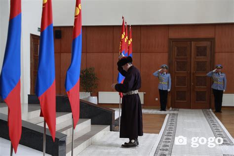 ФОТО Ерөнхийлөгч УИХ ын дарга Ерөнхий сайд нар ахмад настнуудыг