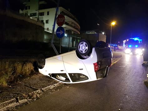 Messina Incidente Nella Notte Auto Si Ribalta Sulla Panoramica FOTO