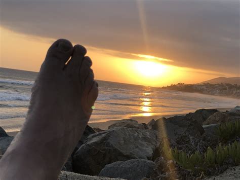 25 Times Danny Devito Has Trolled Us With Feet Pics Ebaums World