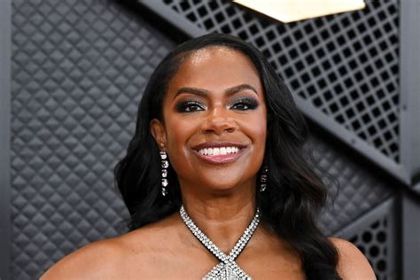 Kandi Burruss Debuts New Hair Cut And Color Photo