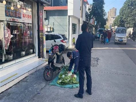 姜山镇综合行政执法队积极治理占道经营现象
