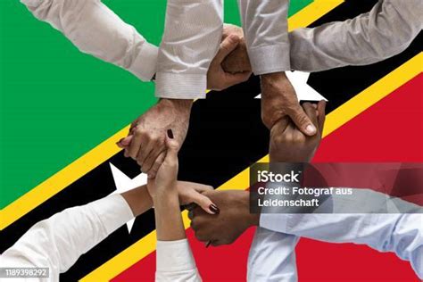 세인트 빈센트와 그레나딘의 국기 젊은 사람들의 다문화 그룹의 통합 개념에 대한 스톡 사진 및 기타 이미지 개념 건강한 생활방식 공동체 Istock