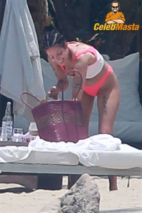 Halsey Nude Photos And Sex Scene Videos Celebmasta