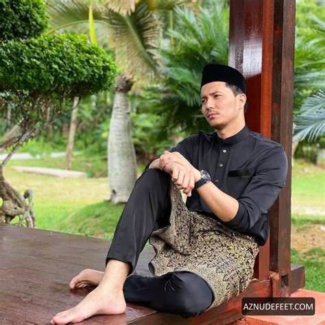 Fattah Amin Feet Aznudefeet Men