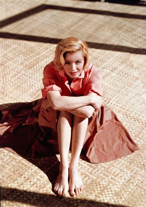 American Hollywood Icon 48 Glamorous Photos Of Angie Dickinson In The