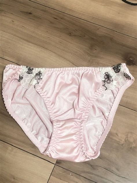 みゆの1日着済パンティ♪【おなにー動画プレゼント付き♡】シミパン・中古・使用済み下着の販売｜angelique