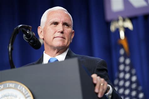 Chi è Mike Pence Il Vice Su Cui Trump Punta Per Il 2020