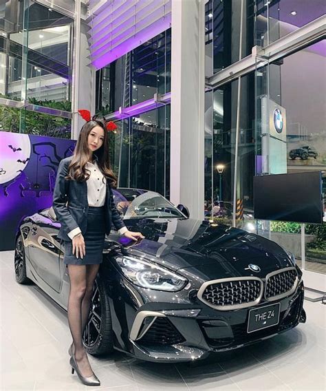 Olivia on Instagram HAPPY HALLOWEEN 這大概是唯獨天母最有感的節日哩 還有好多照片等粉專再