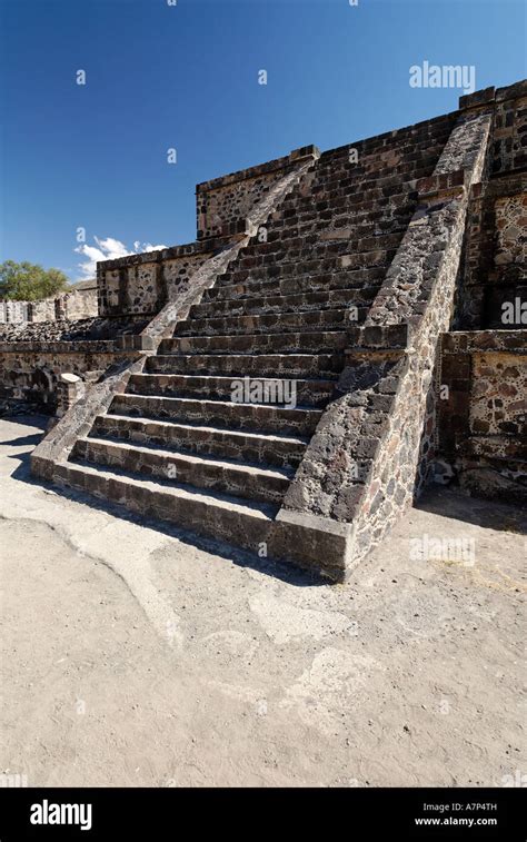 Temple Along The Road Of The Death Calzada De Los Muertos Teotihuacan