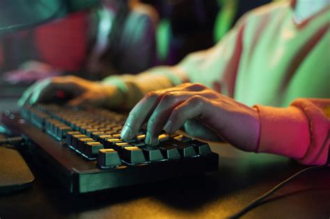 Controller Players Vs Keyboard Warriors Who Really Has The Upper Hand