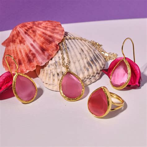 개인 스타일 금 귀걸이 금 보석 껍데기 껍질 모티브 다재다능한 작품 디자인 럭셔리 매우 복잡한 매혹적인 메탈릭 미니멀리스트 쥬얼리 보석 전시 보석