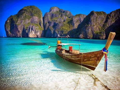 Ko Phi Phi Of Thailand The Traveller