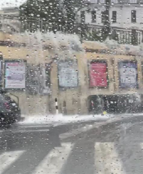 Il Maltempo Si Abbatte Sul Ponente Strade Allagate A Sanremo Foto E