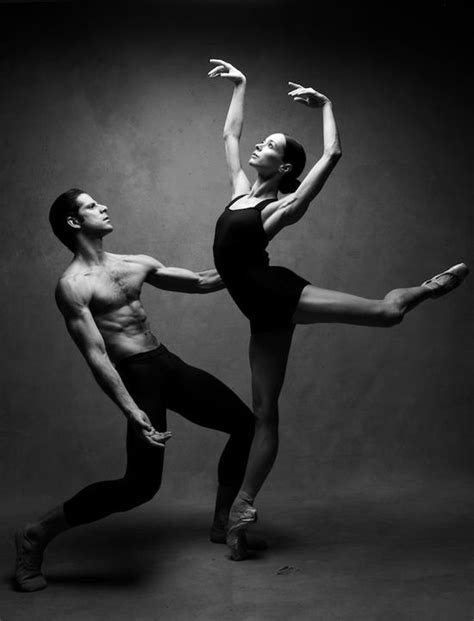 Pin By Flanagan On En Femenino Dance Picture Poses Dancer